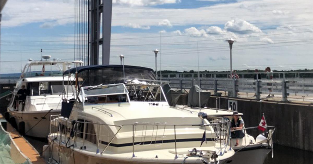 Lockage and navigation - Carillon Canal National Historic Site