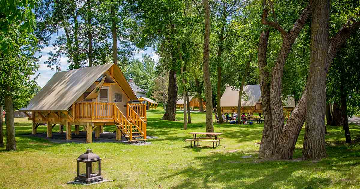 oTENTik - Saint-Ours Canal National Historic Site